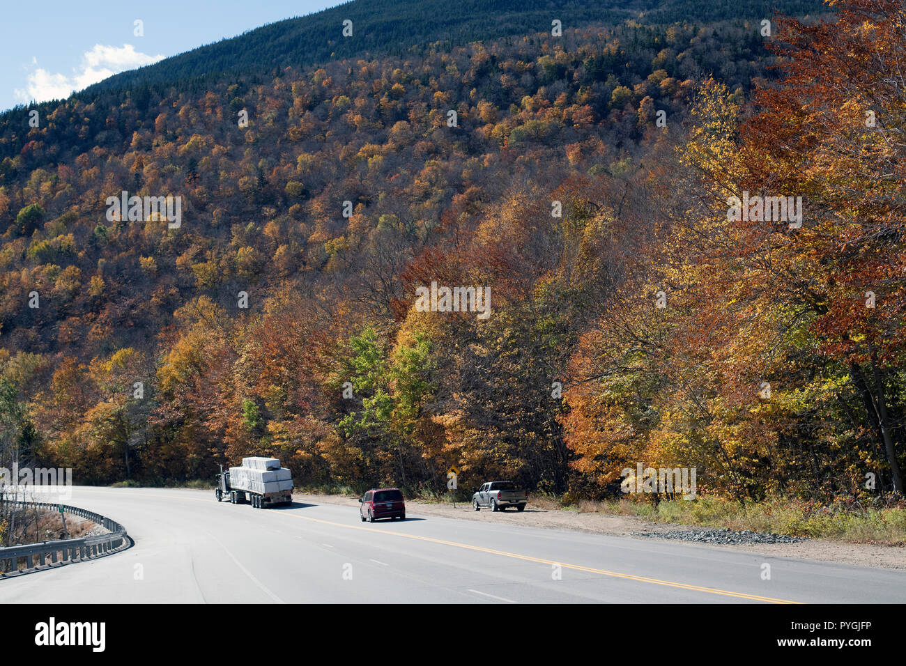 Fall foliage backdrop hi-res stock photography and images - Alamy