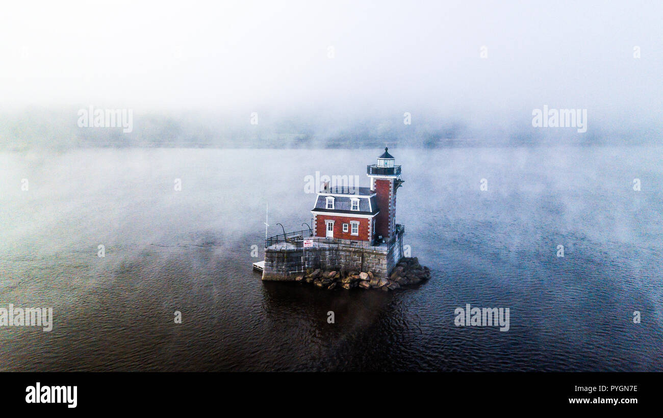 Hudson river valley and fog hi-res stock photography and images - Alamy