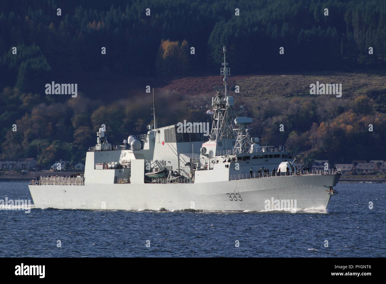 HMCS Toronto (FFH-333), a Halifax-class (or City-class) frigate ...