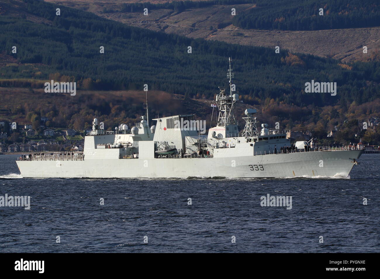 HMCS Toronto (FFH-333), a Halifax-class (or City-class) frigate ...