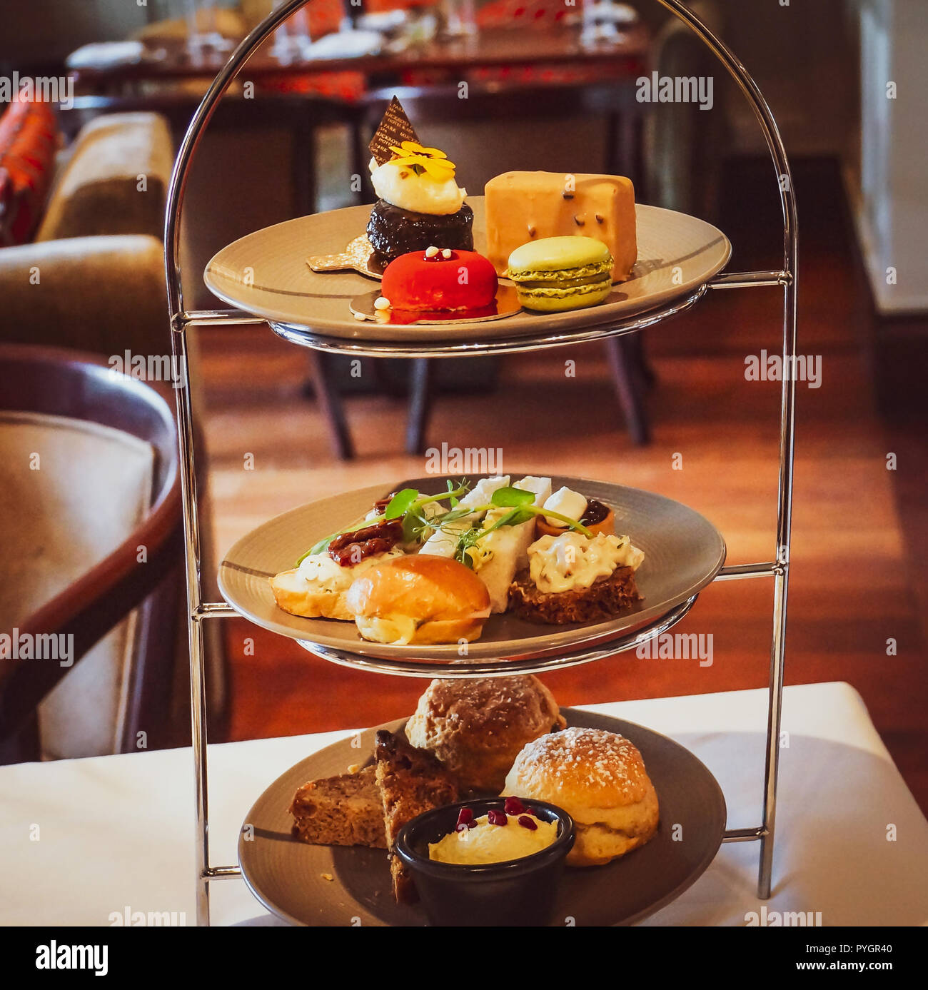 English afternoon tea hi-res stock photography and images - Alamy