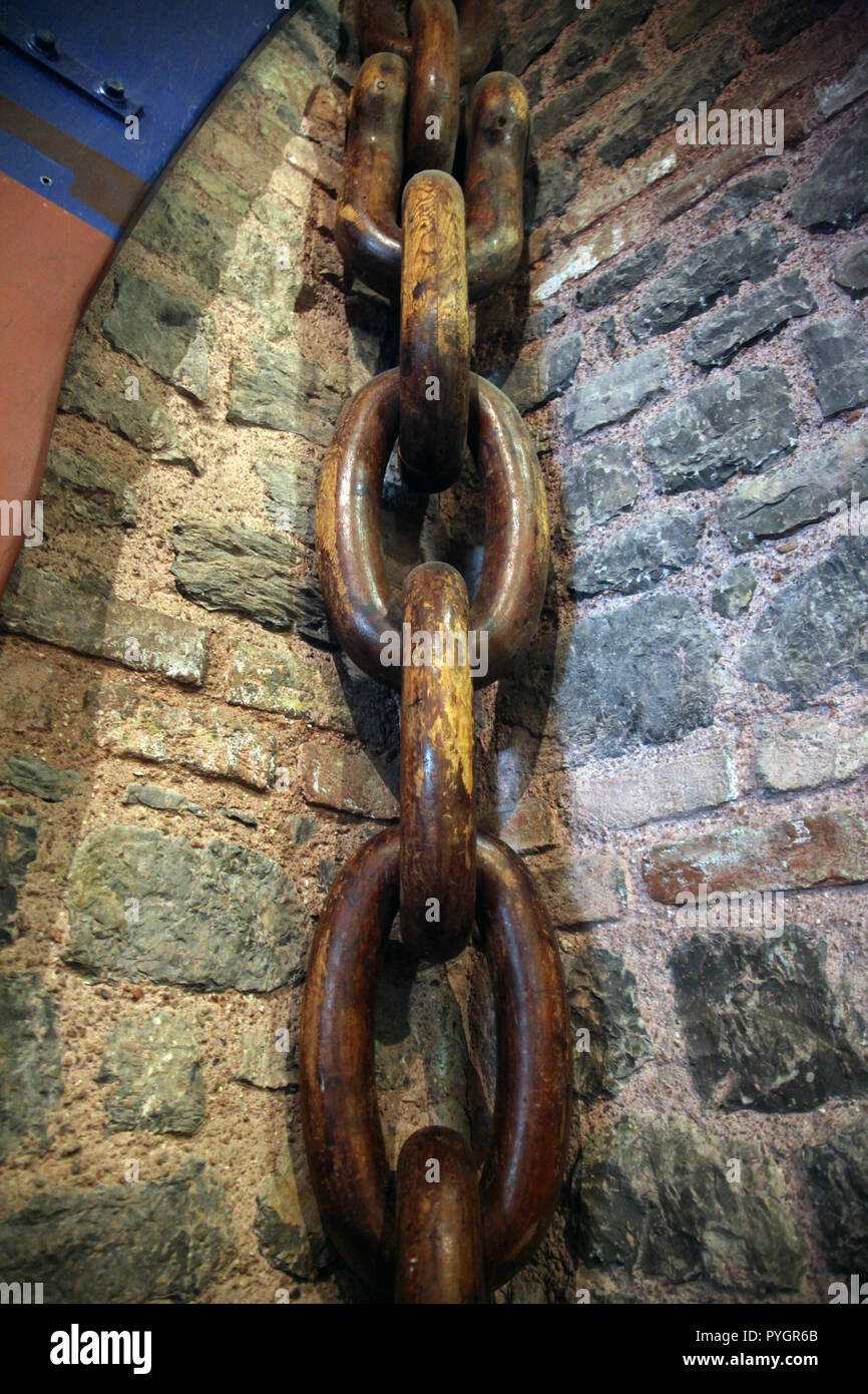 worn big chain Stock Photo - Alamy