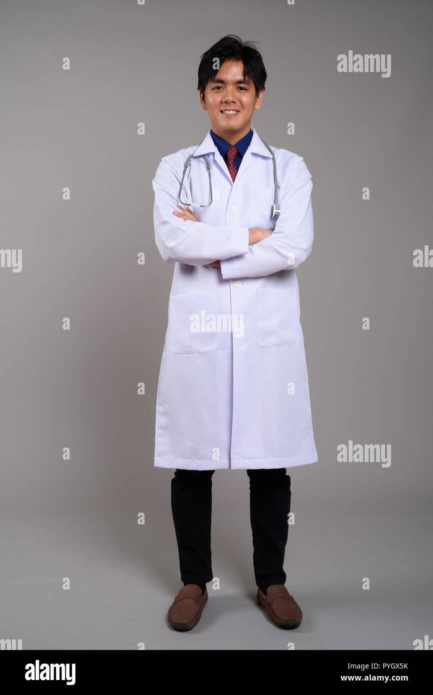 Doctor filipino hi-res stock photography and images - Alamy