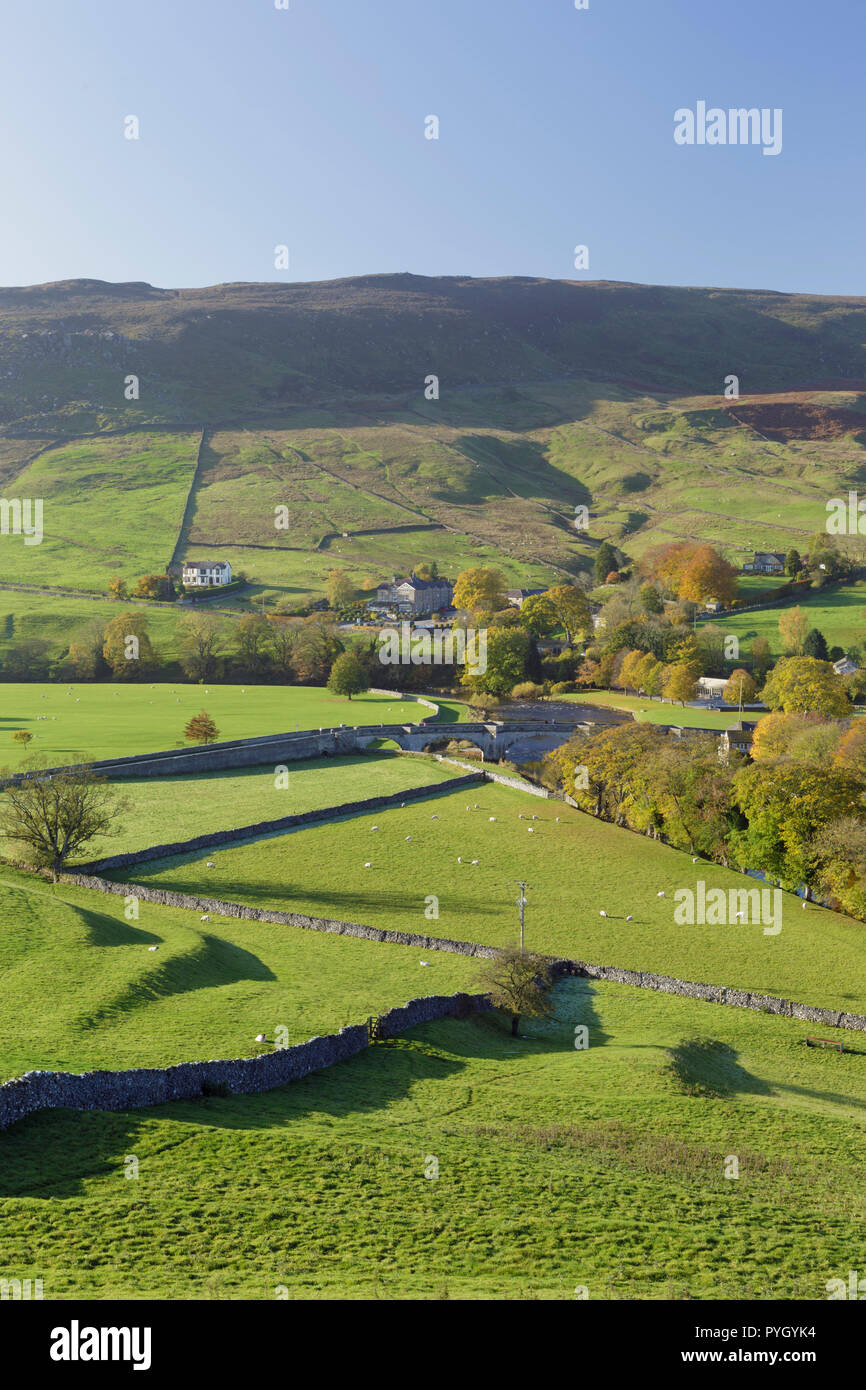 View of River Wharfe in valley bottom, Burnsall, Wharfedale, Yorkshire ...
