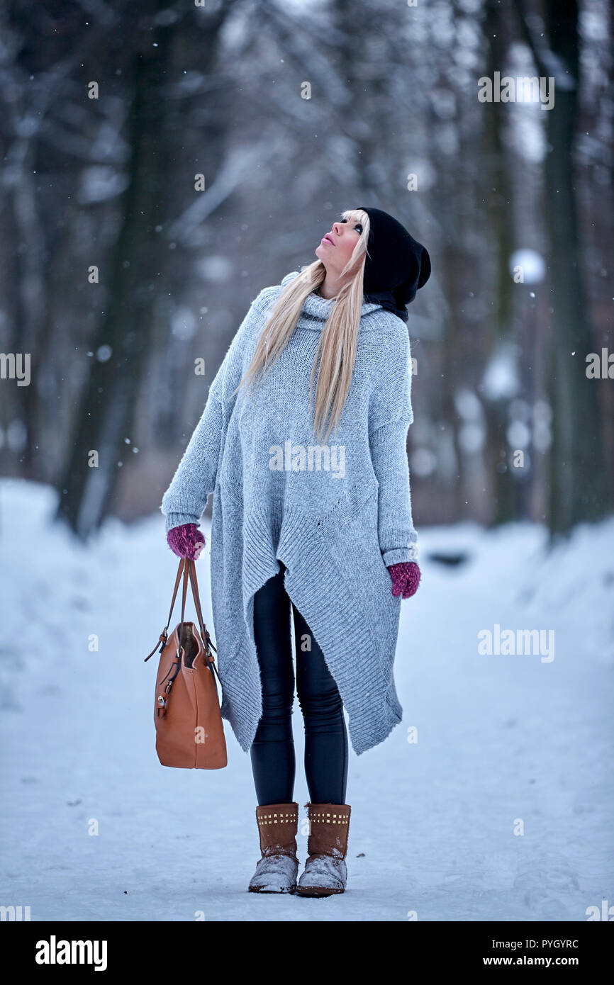 Stylish Model in winter setting Stock Photo - Alamy