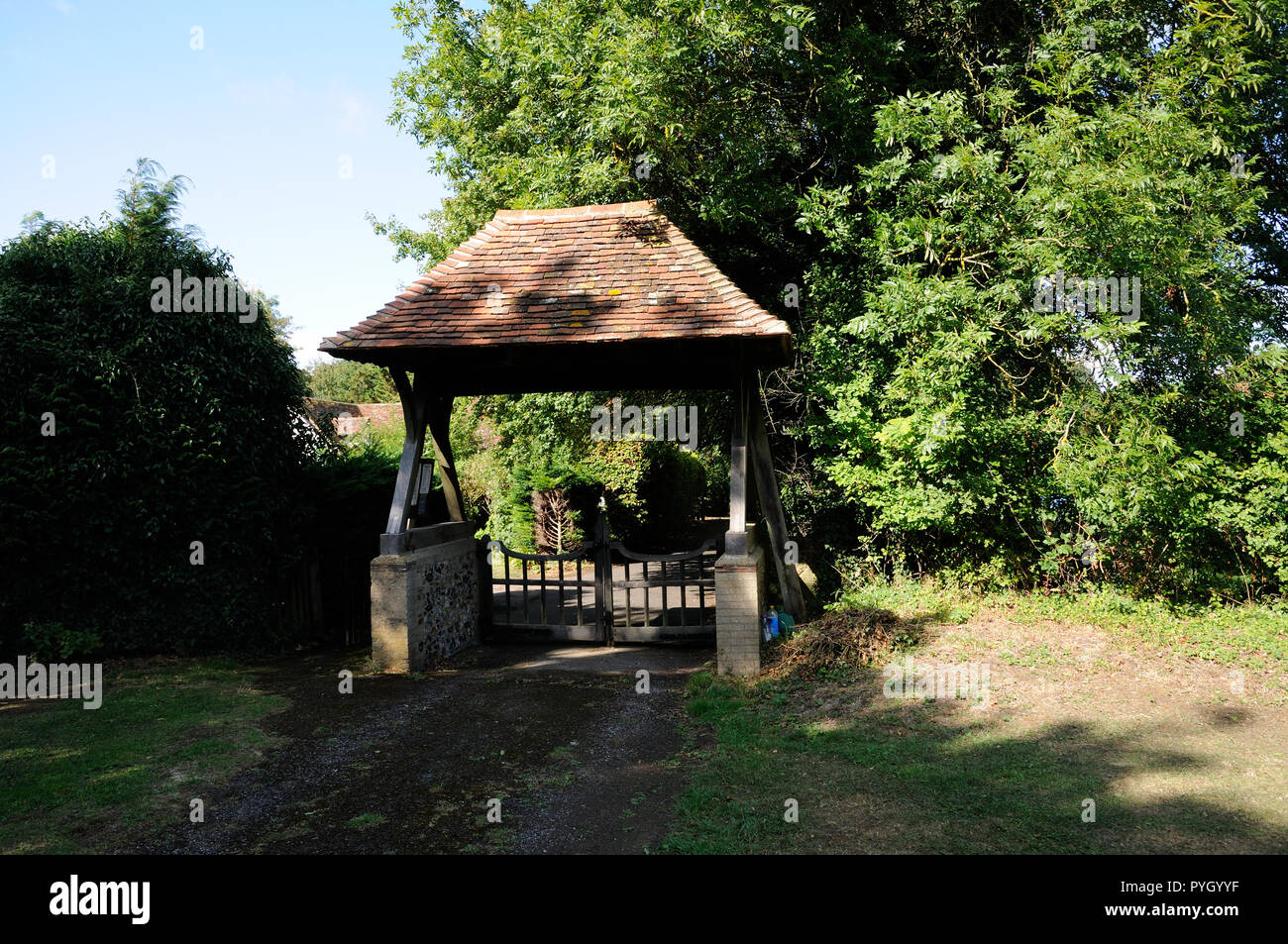 Lych gate building hi-res stock photography and images - Alamy