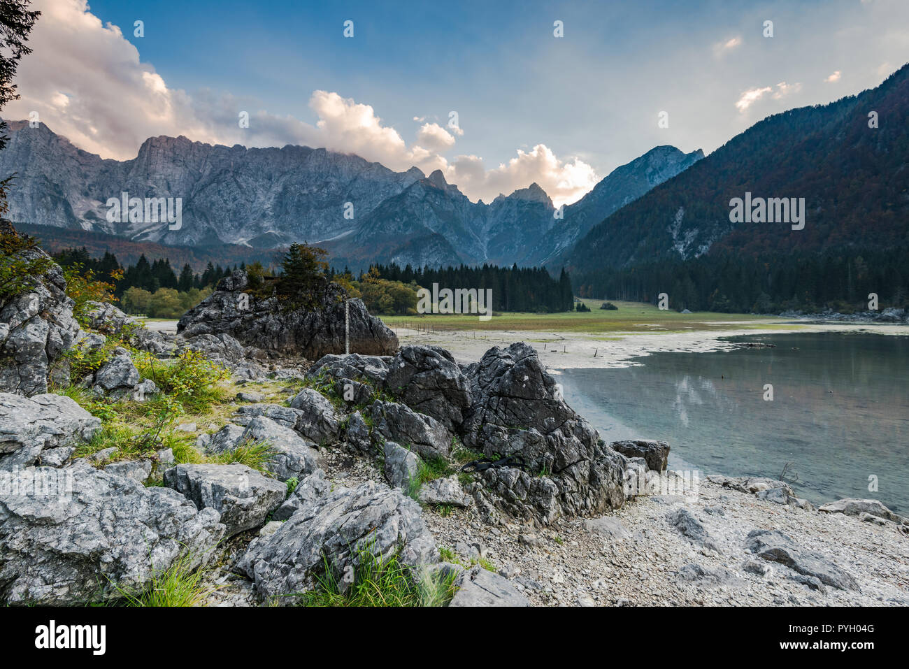 Lago di fusine hi-res stock photography and images - Alamy