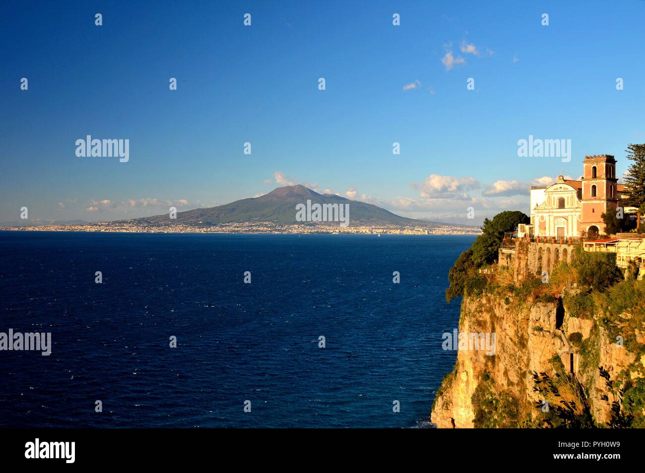 View of the Gulf of Naples and Mount Vesuvius Stock Photo - Alamy