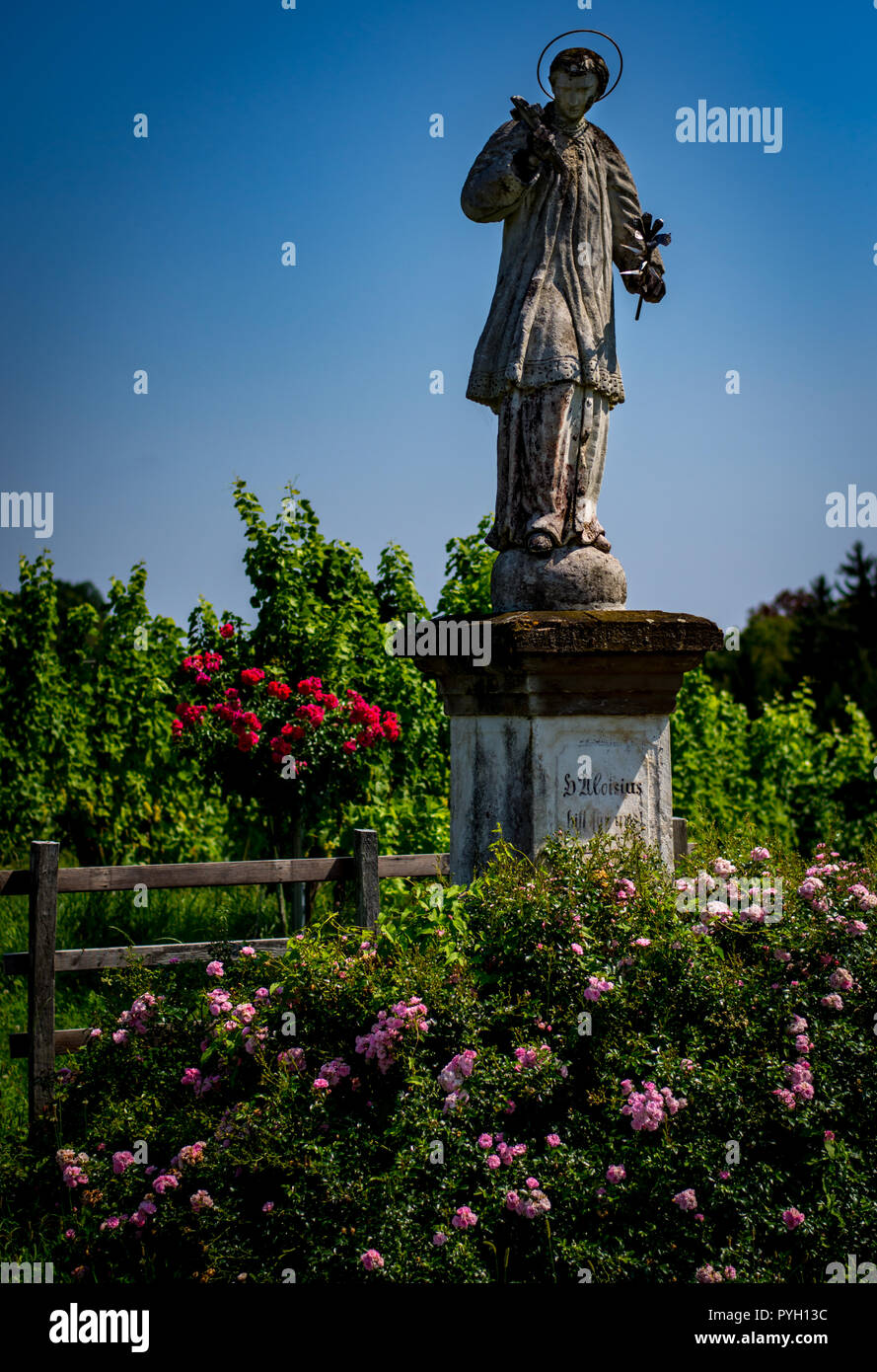 Sculpture figure effigy statue hi-res stock photography and images - Alamy
