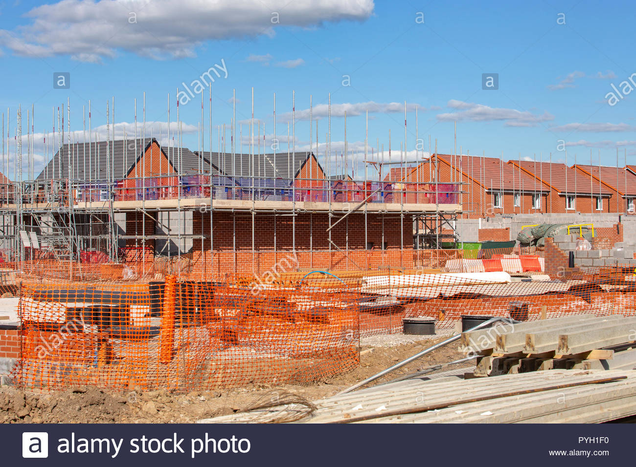 House Construction Uk And Sky Stock Photos & House Construction Uk And ...