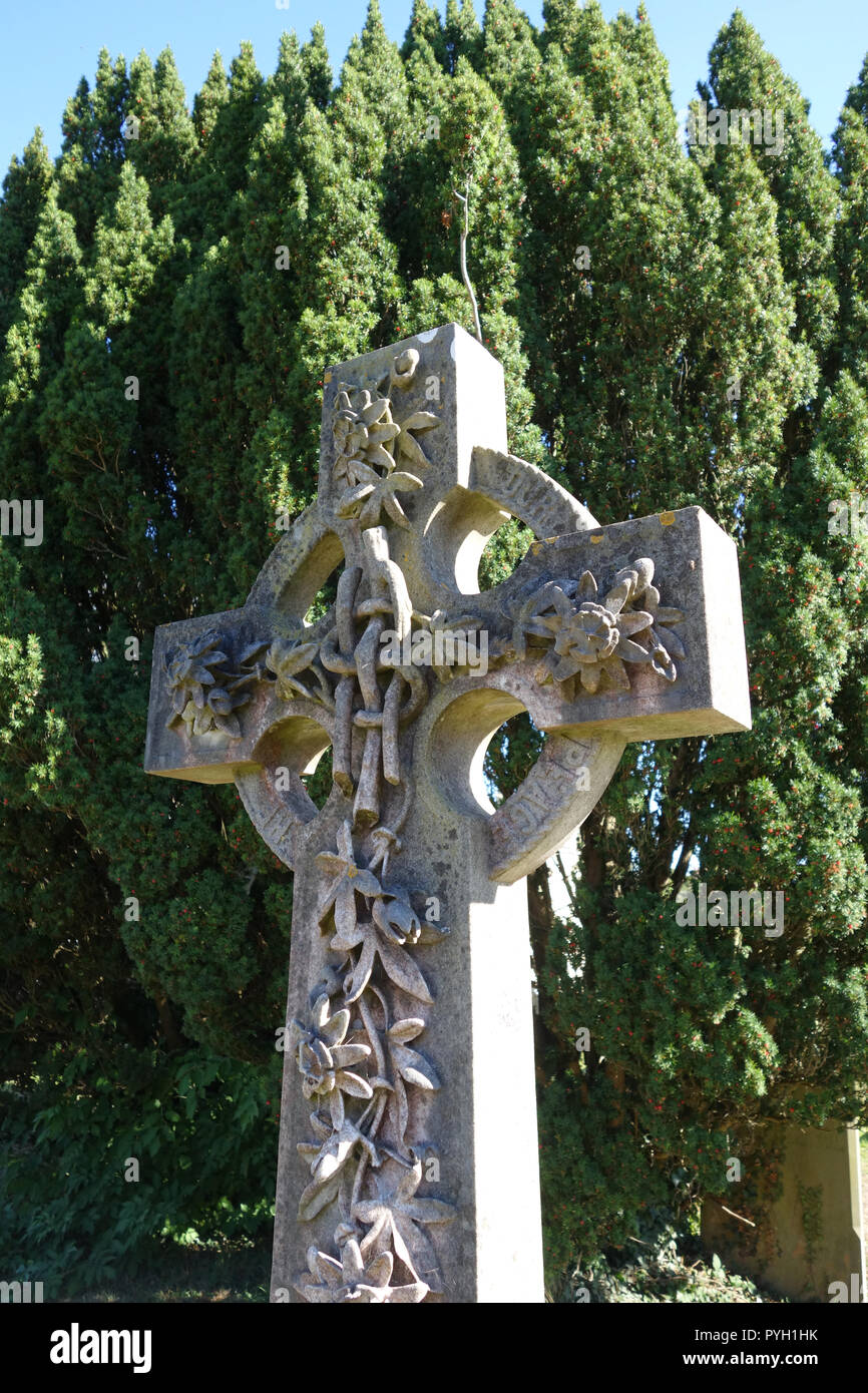 St marys church ticehurst hi-res stock photography and images - Alamy