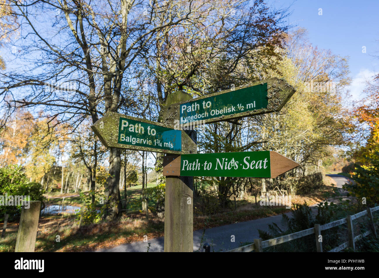 Sign for the path to the Lynedoch Obelisk near the village of Scone ...