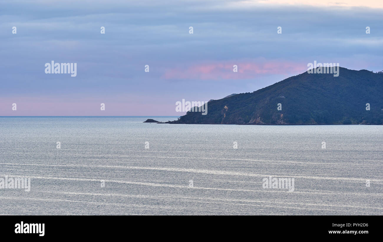 Land meet sea hi-res stock photography and images - Alamy