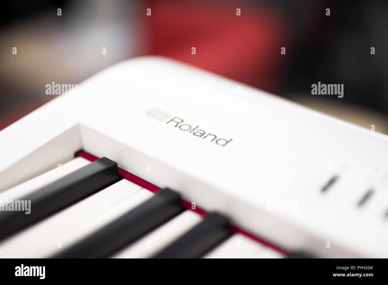 Keyboard Roland Logo Roland E X20 Arranger Keyboard – Theera Music