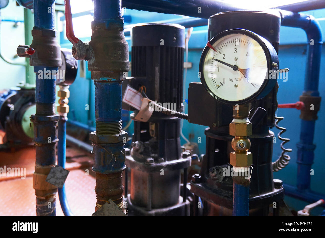 A pressure gauge on the pipeline showing the water pressure after the ...