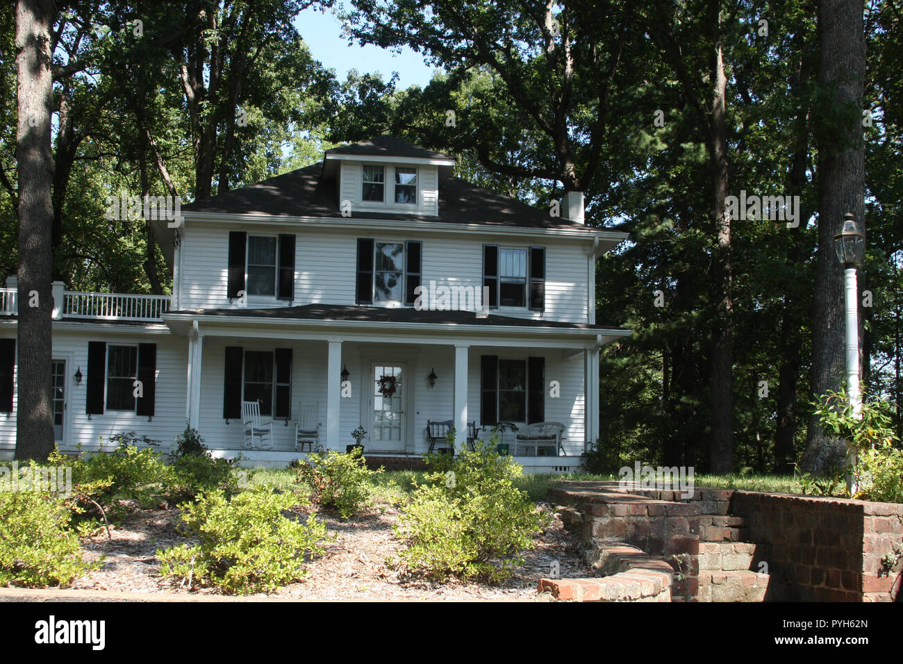 Large colonial- style house in Virginia, USA Stock Photo - Alamy