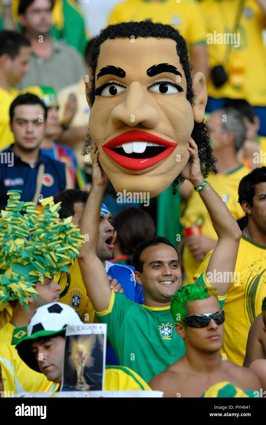 Ronaldinho fans hi-res stock photography and images - Alamy