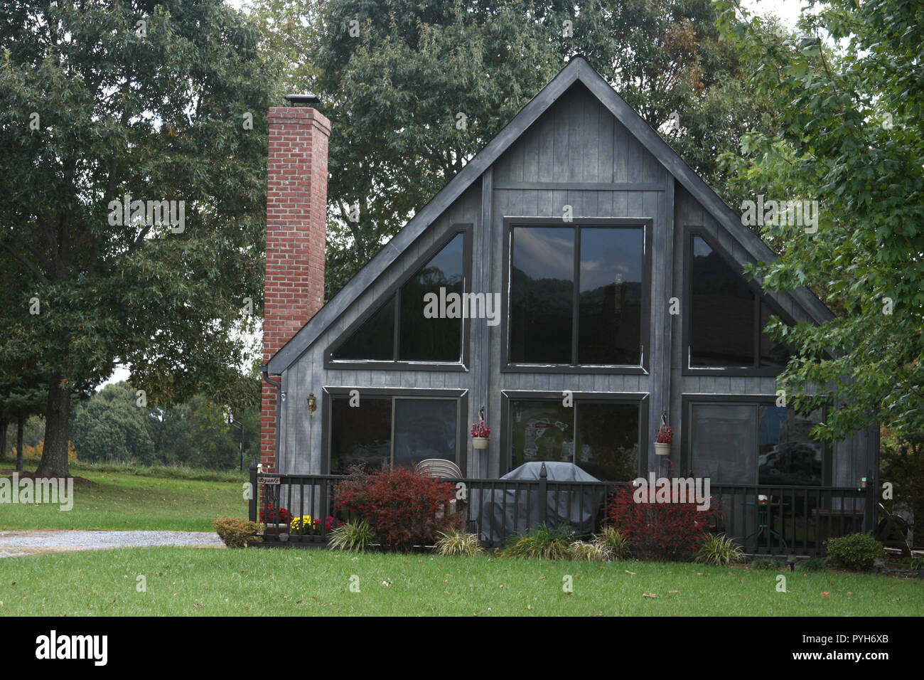 A frame roof hi-res stock photography and images - Alamy