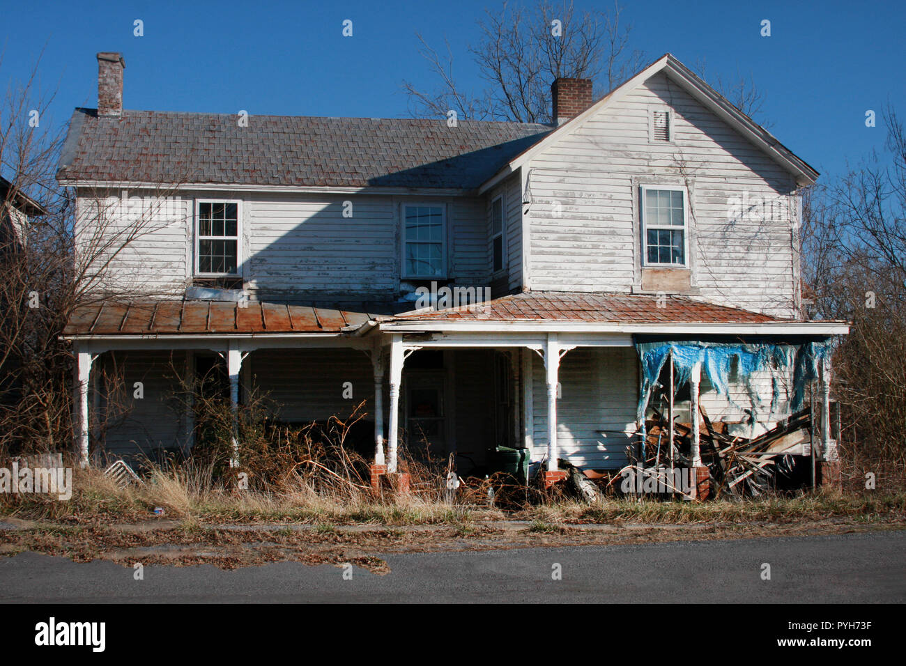 Old abandoned two-story wooden house in rural Virginia, USA Stock Photo ...