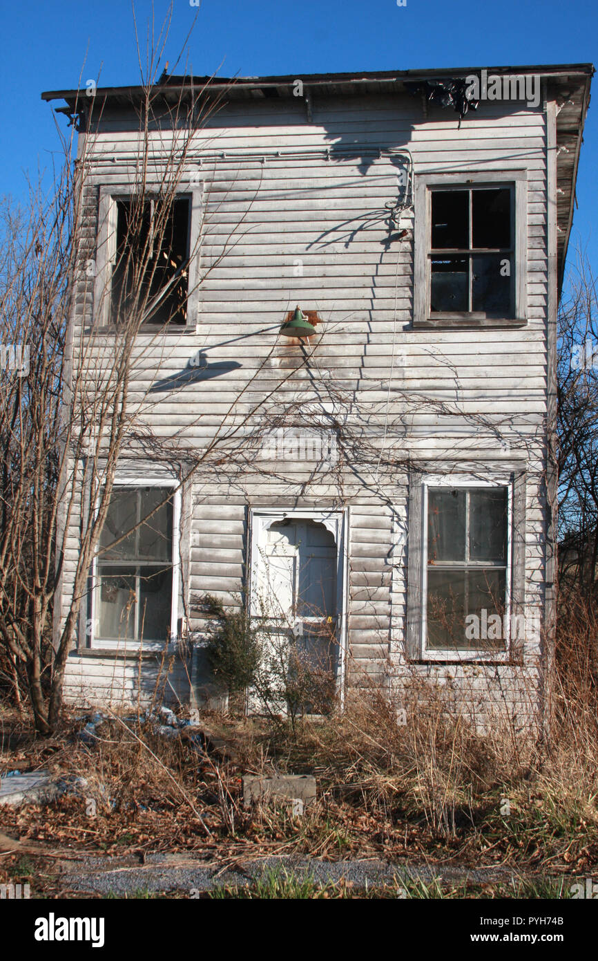 Old wooden two story house hi-res stock photography and images - Alamy