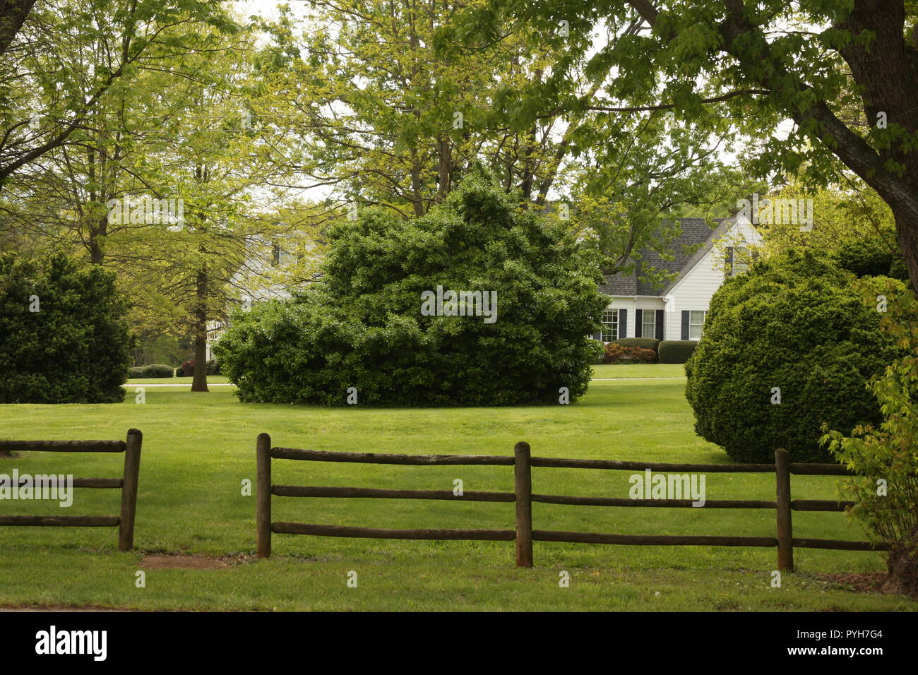 Fence virginia in summer hi-res stock photography and images - Alamy