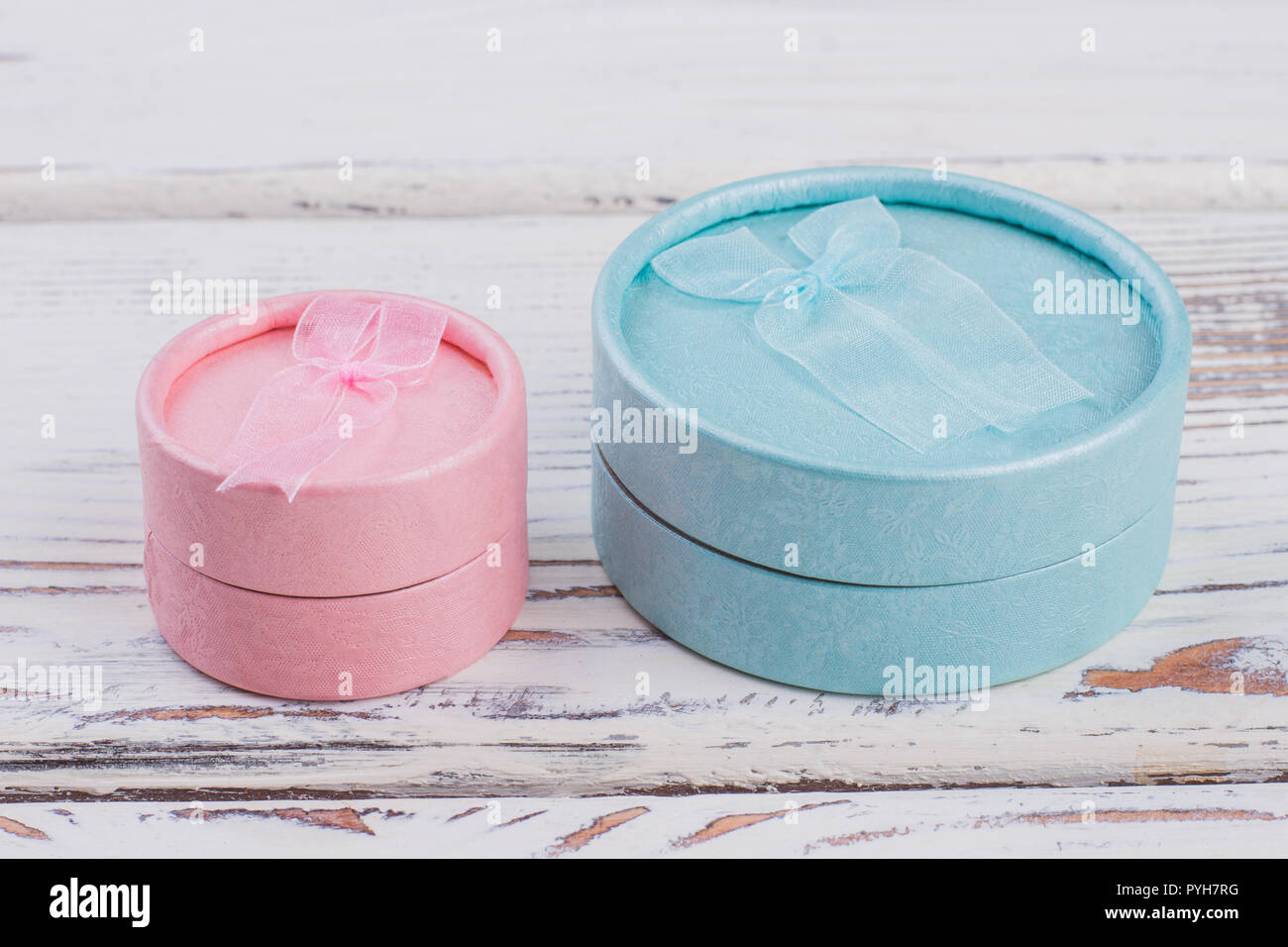 Packaging round cylinder shape boxes. Two round jewellery gift boxes on ...