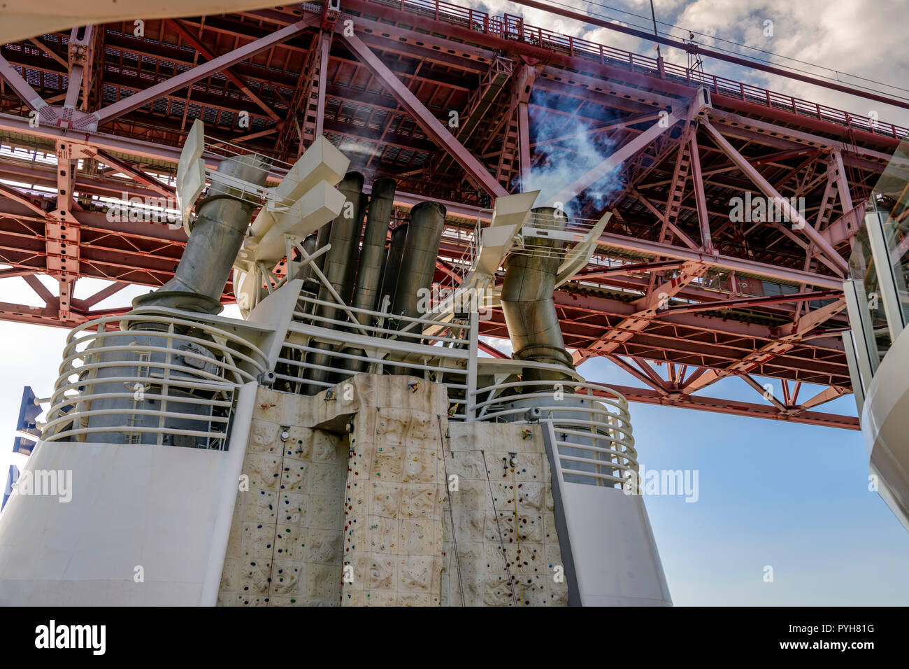 Ships funnel hi-res stock photography and images - Alamy
