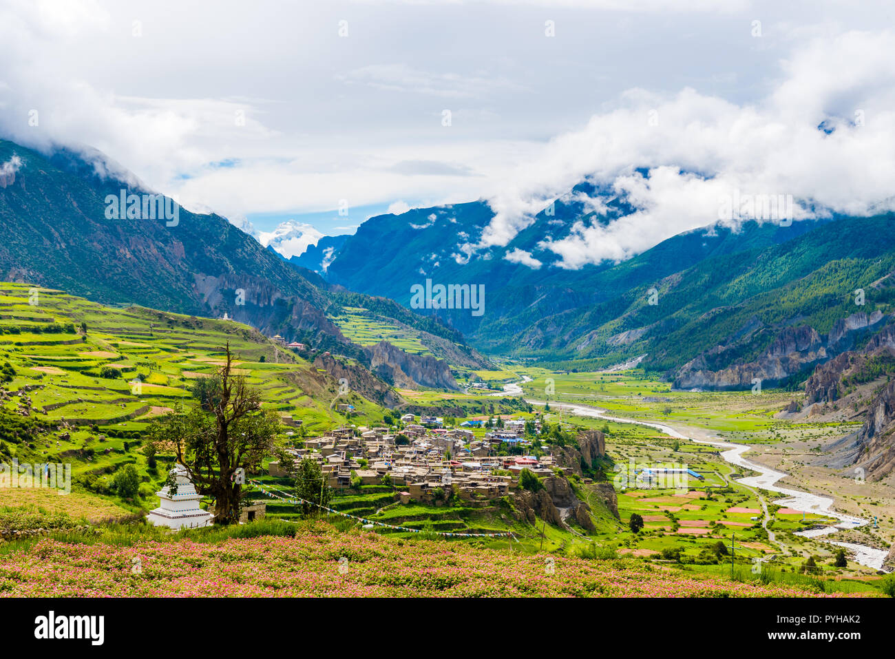 Traditional architecture in Manang village, Annapurna Conservation Area ...