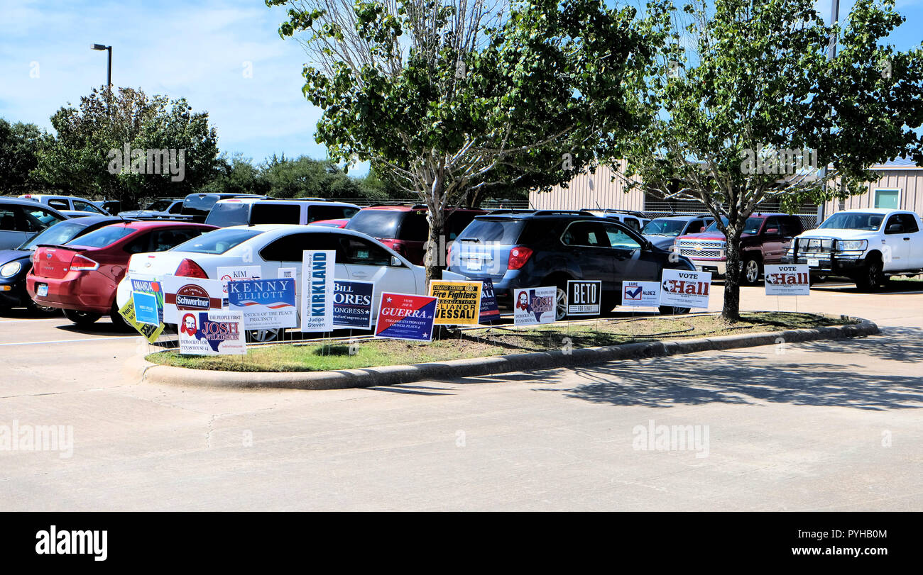 Campaign yard signs hi-res stock photography and images - Alamy