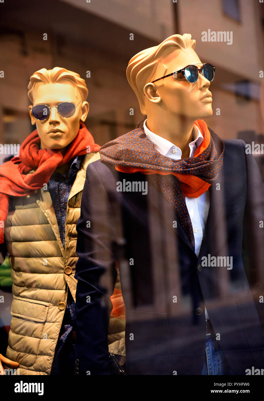 Mens fashion shop window hi-res stock photography and images - Alamy