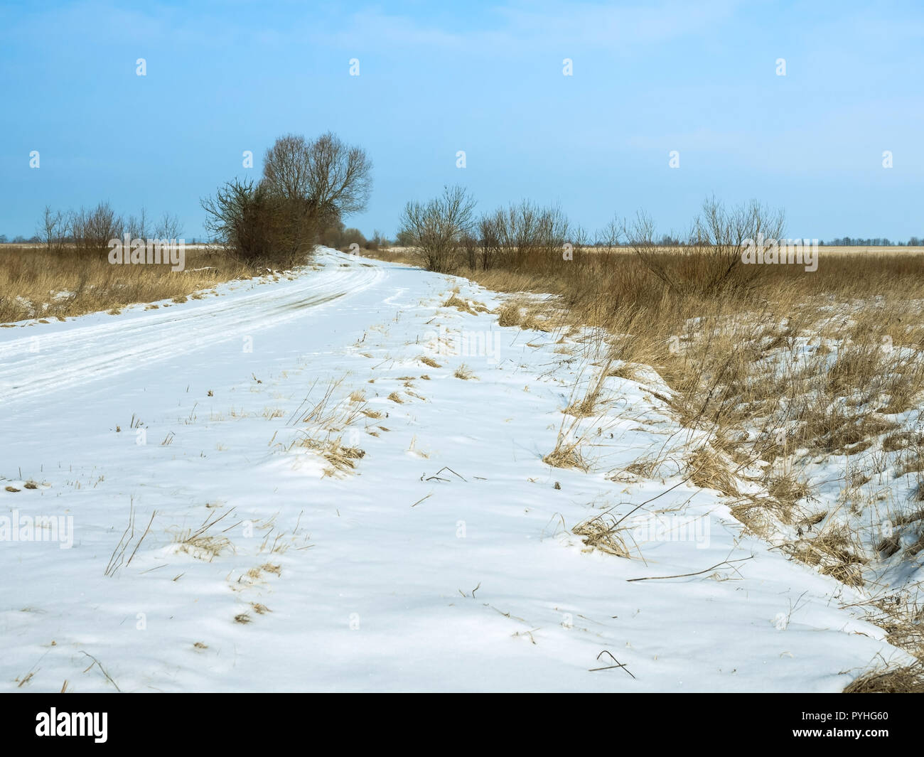 Snowfall field road hi-res stock photography and images - Alamy