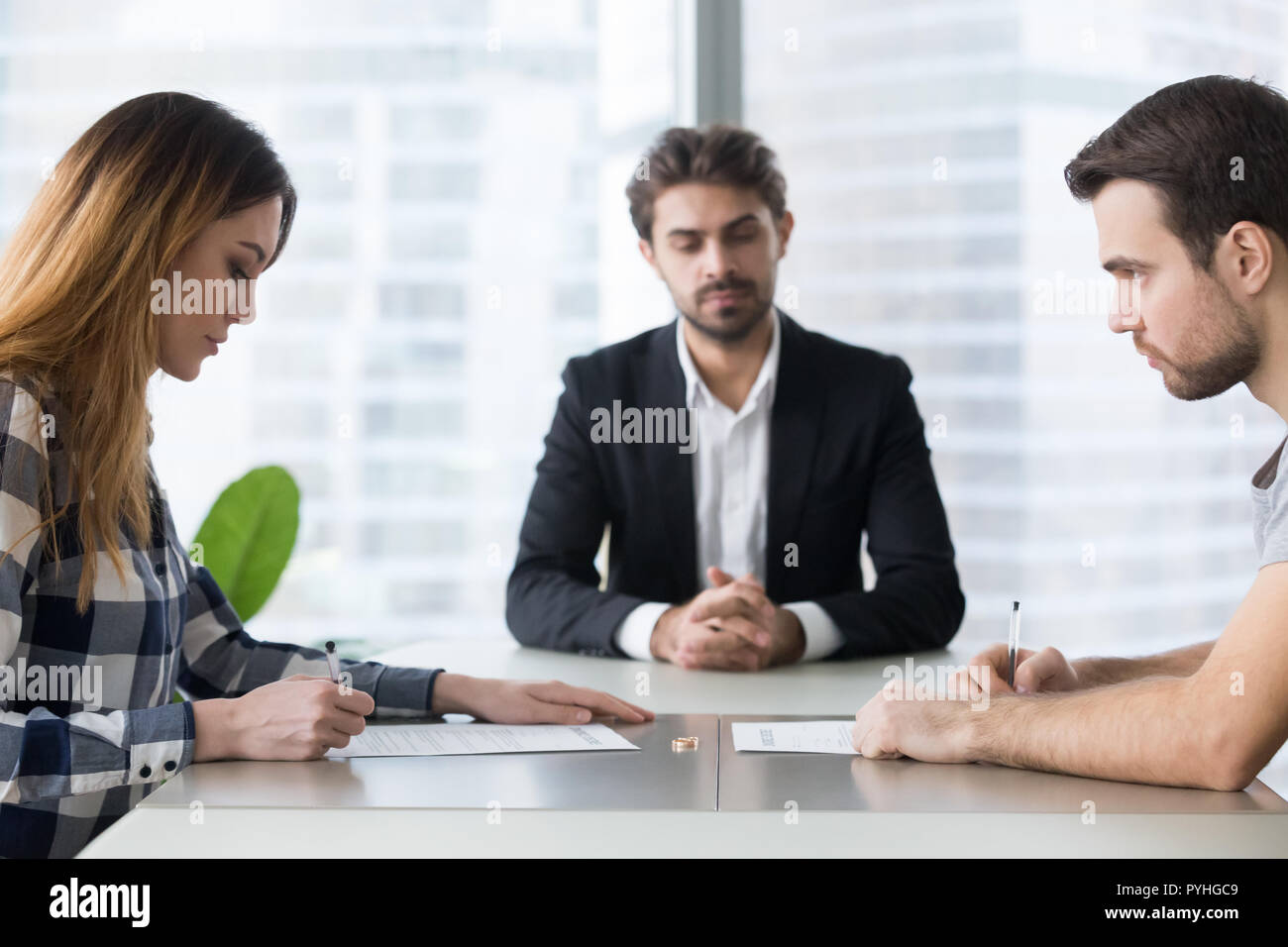 Divorced couple hi-res stock photography and images - Alamy