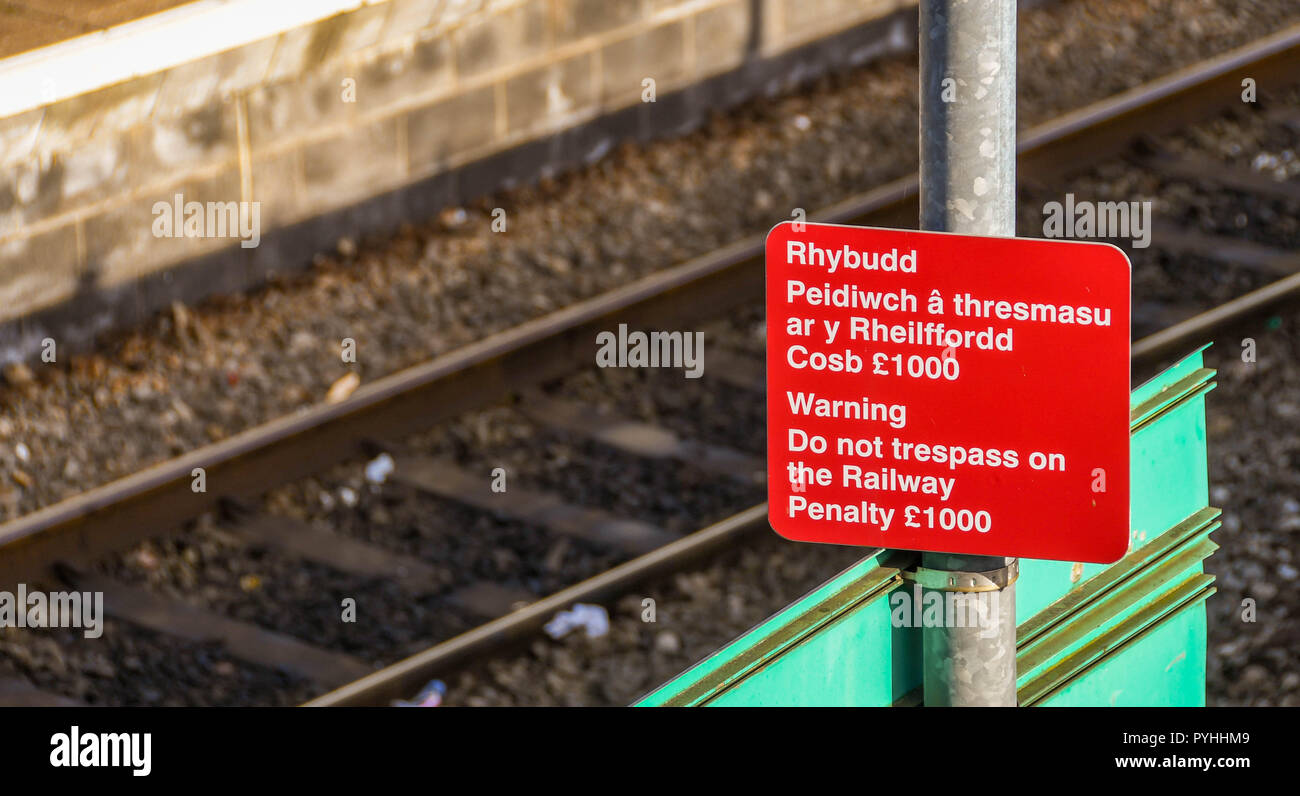 Railway platform safety hi-res stock photography and images - Alamy