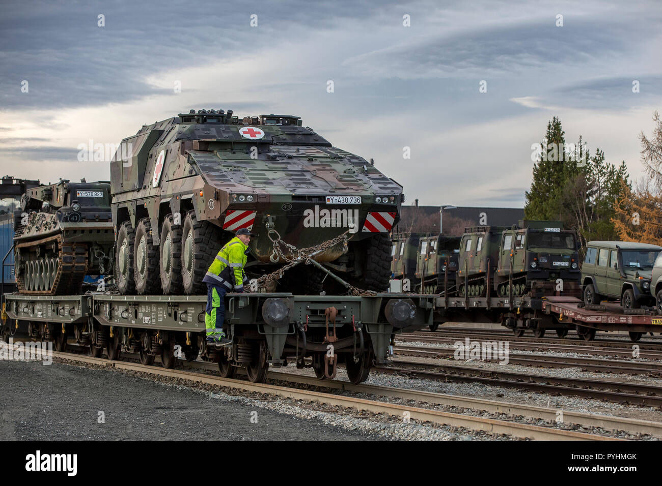 Armoured recovery vehicle hi-res stock photography and images - Alamy
