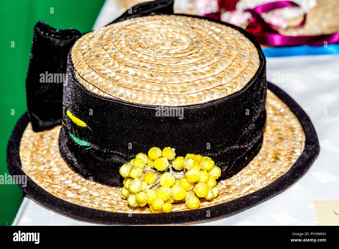 Traditional Canarian female straw hat for sale at the Tricontinental ...