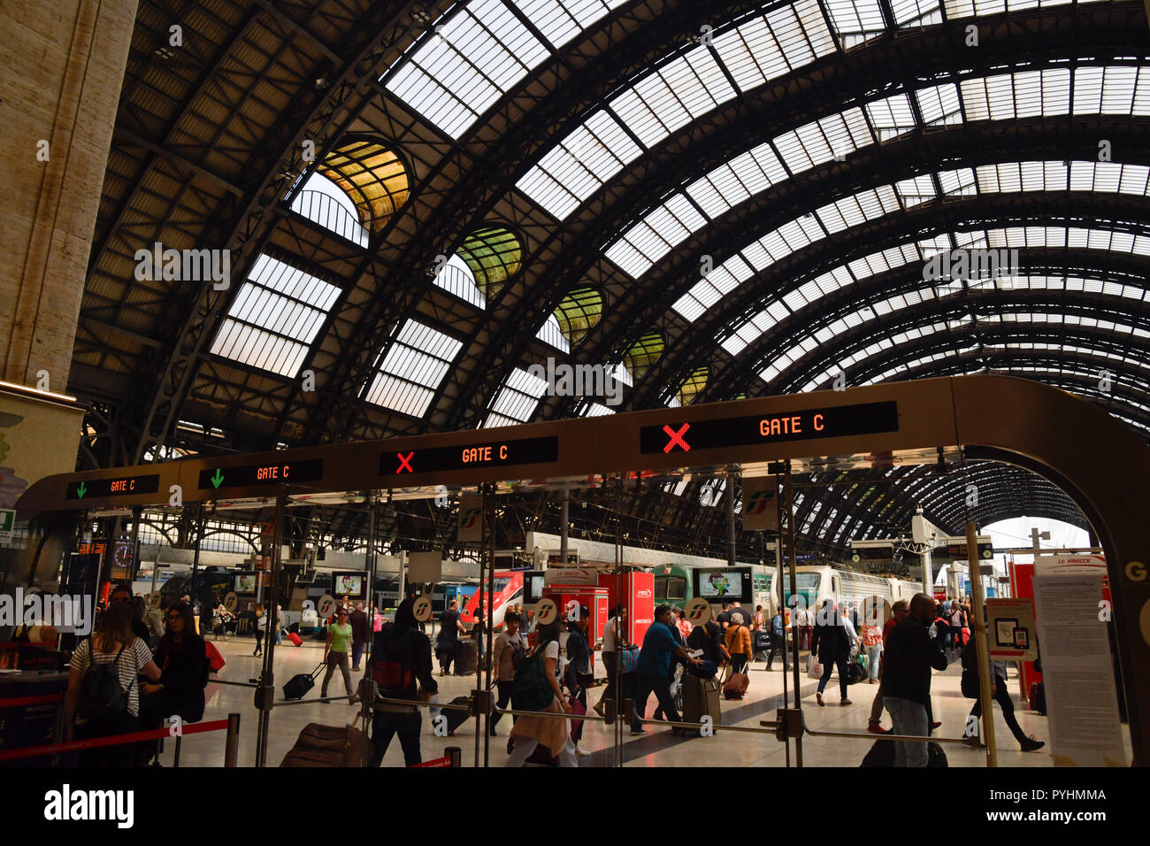 Milan centrale train station hi-res stock photography and images - Alamy
