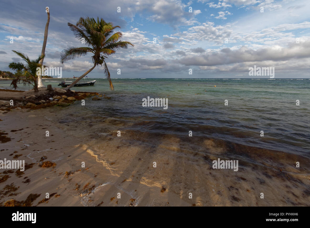 Mahahual beaches with a reef boat trip away Stock Photo - Alamy