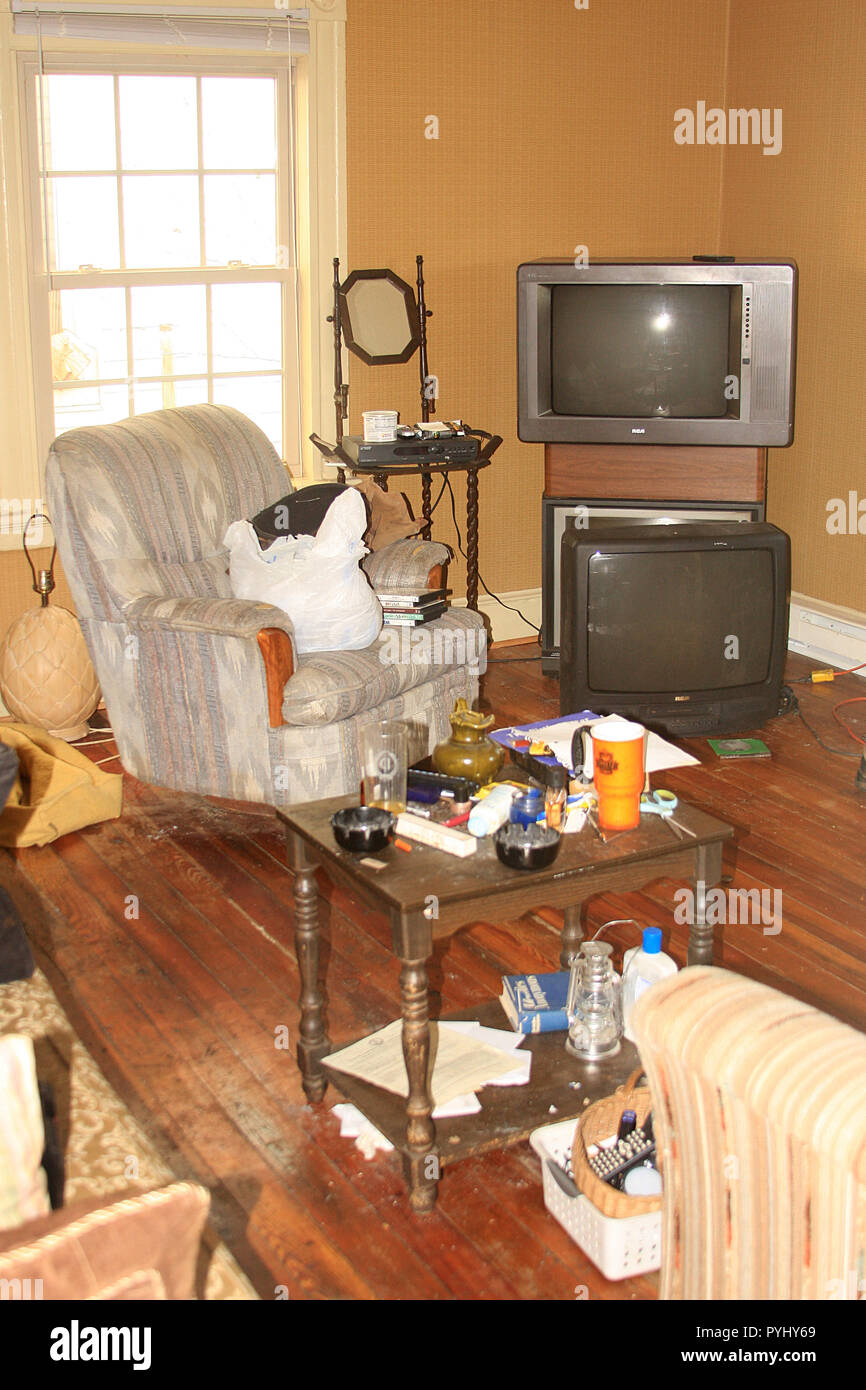 Untidy Room Television Stock Photos & Untidy Room Television Stock ...