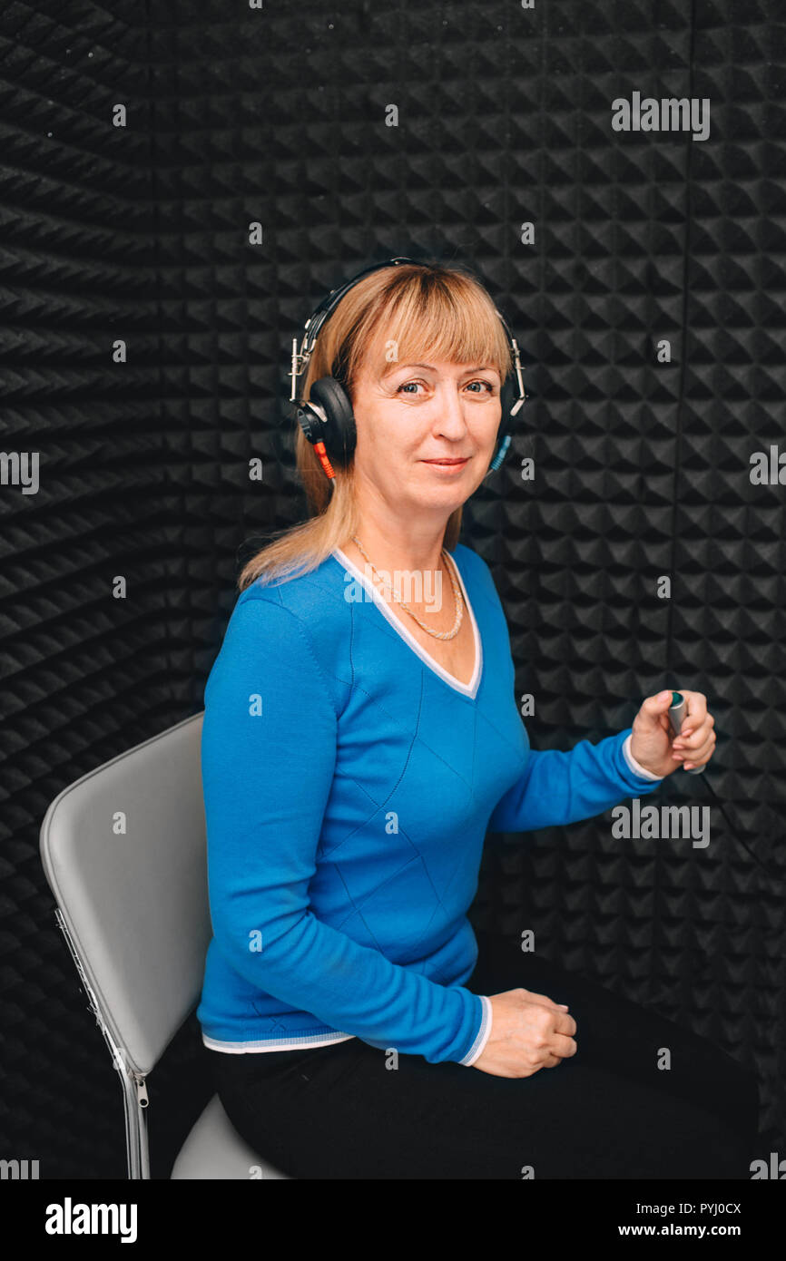 mature woman doing hearing test, audiometry hearing exam Stock Photo ...