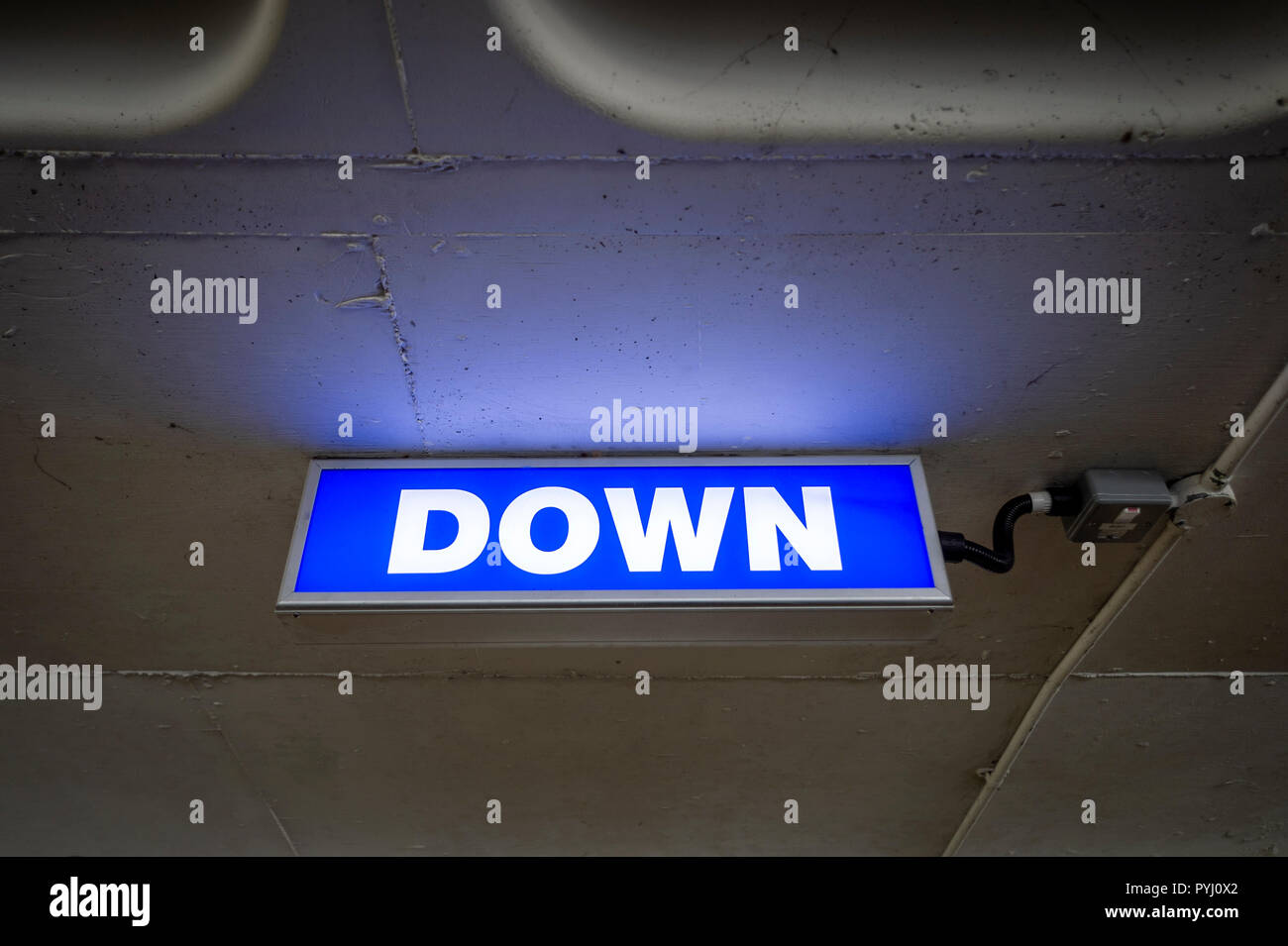 Multi storey car park sign hi-res stock photography and images - Alamy