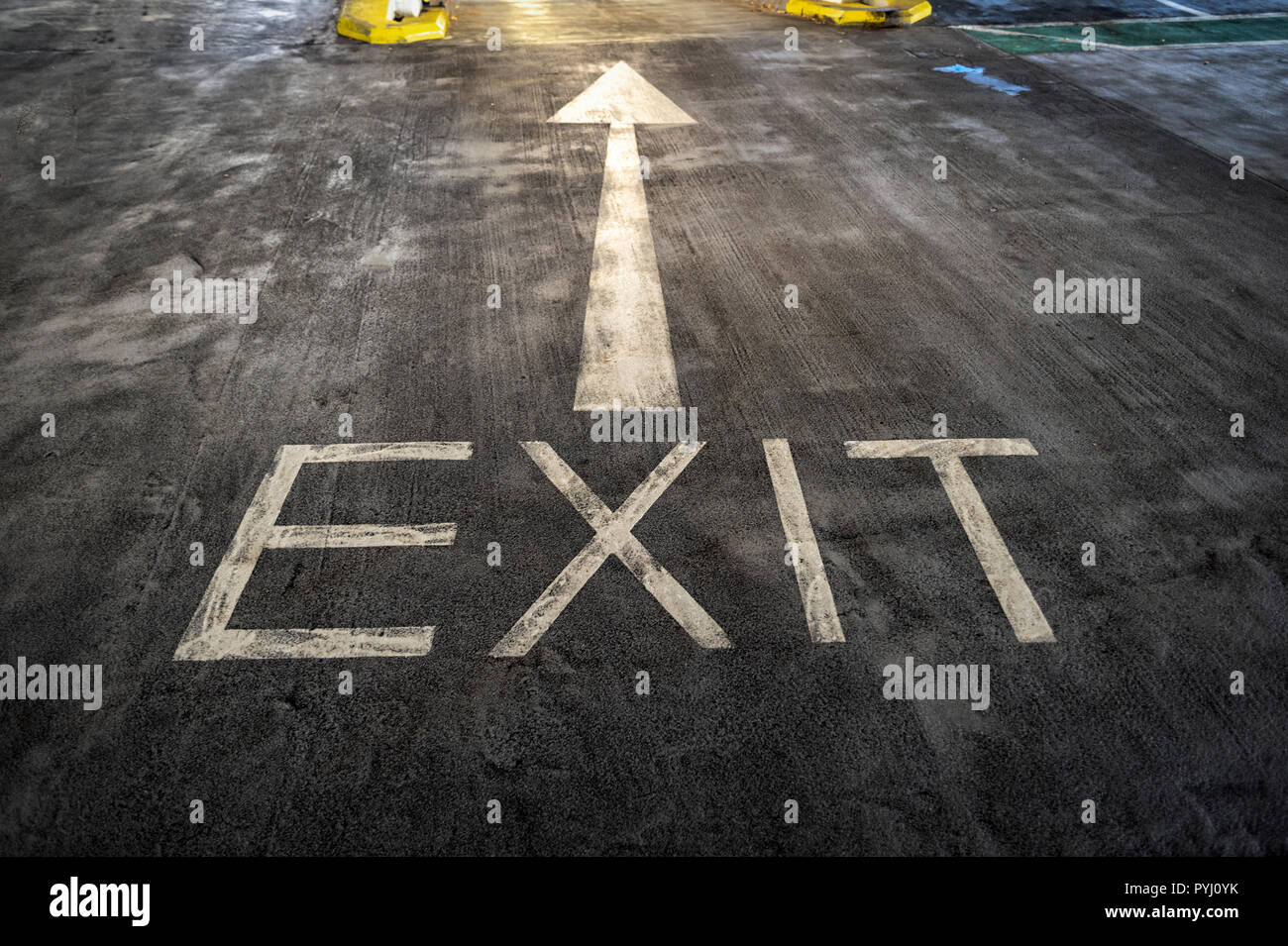 Tarmac paint road signage hi-res stock photography and images - Alamy