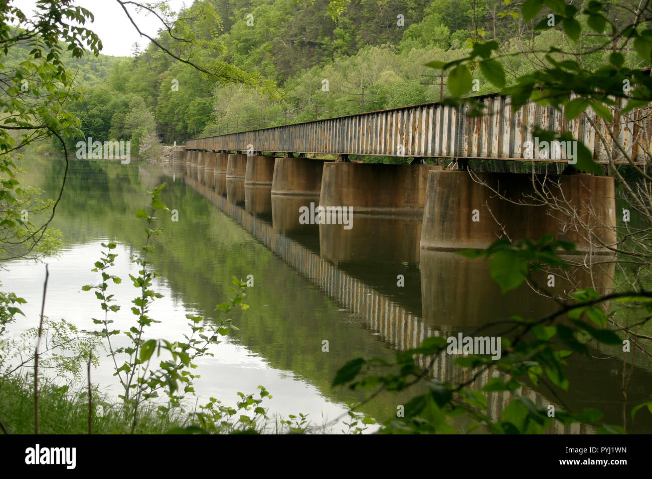 James River Foot Bridge, hiking trail on the Appalachian Trail ...