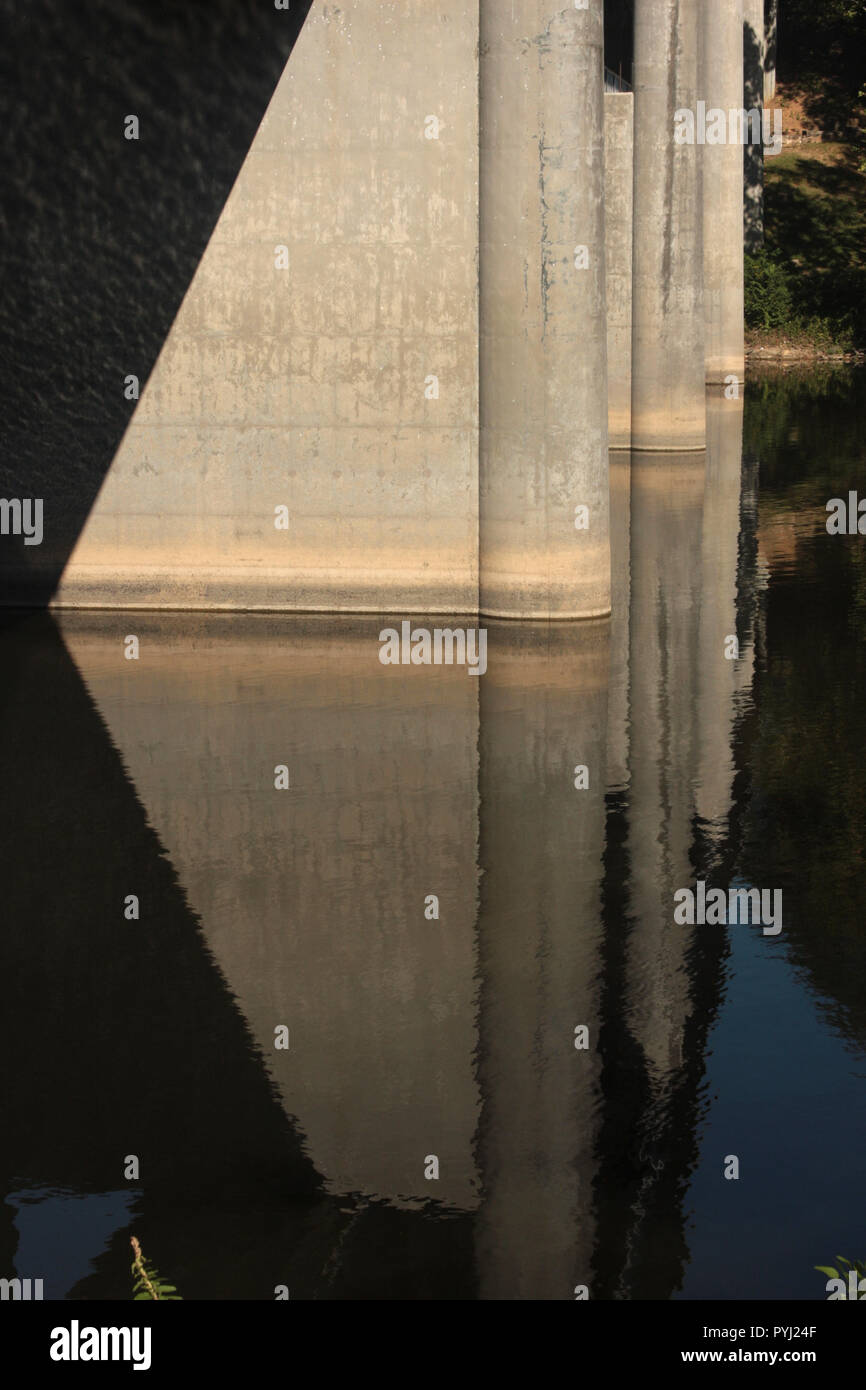 Large cement bridge hi-res stock photography and images - Alamy