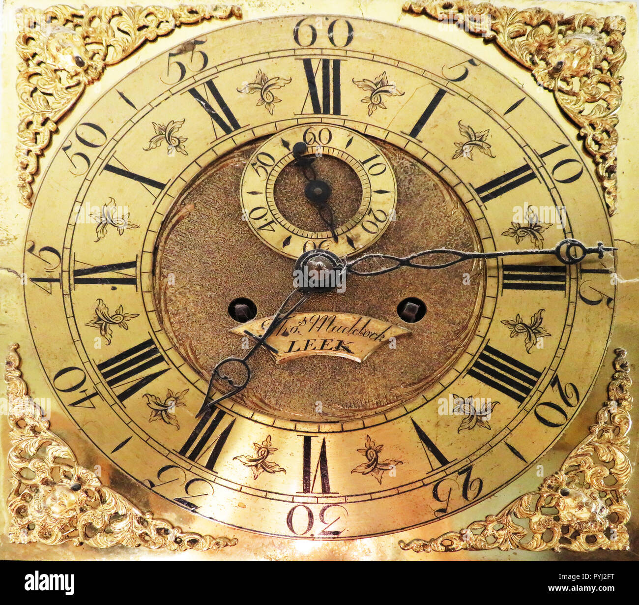 Grandfather clock face hi-res stock photography and images - Alamy
