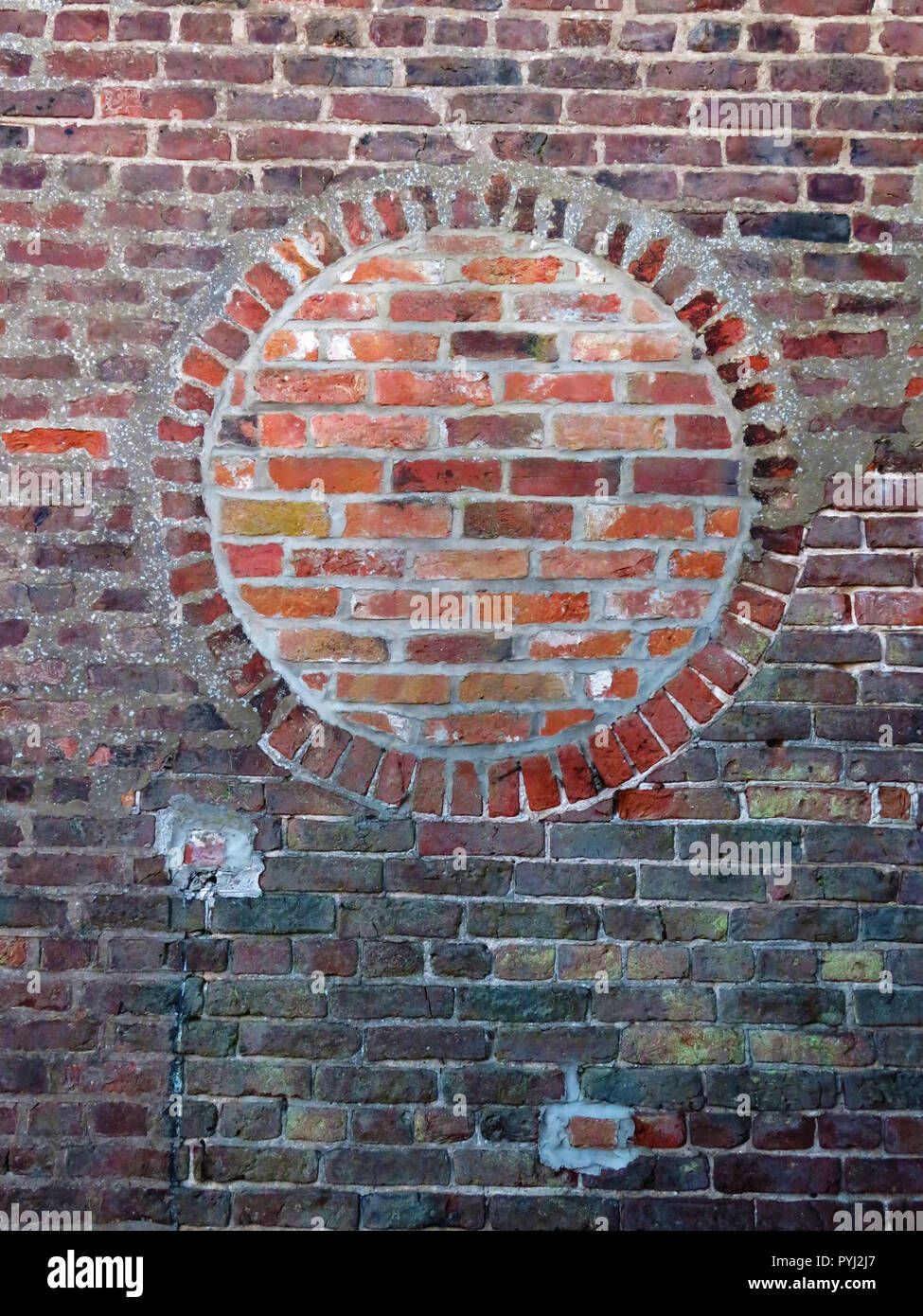 Circular pattern bricks hi-res stock photography and images - Alamy