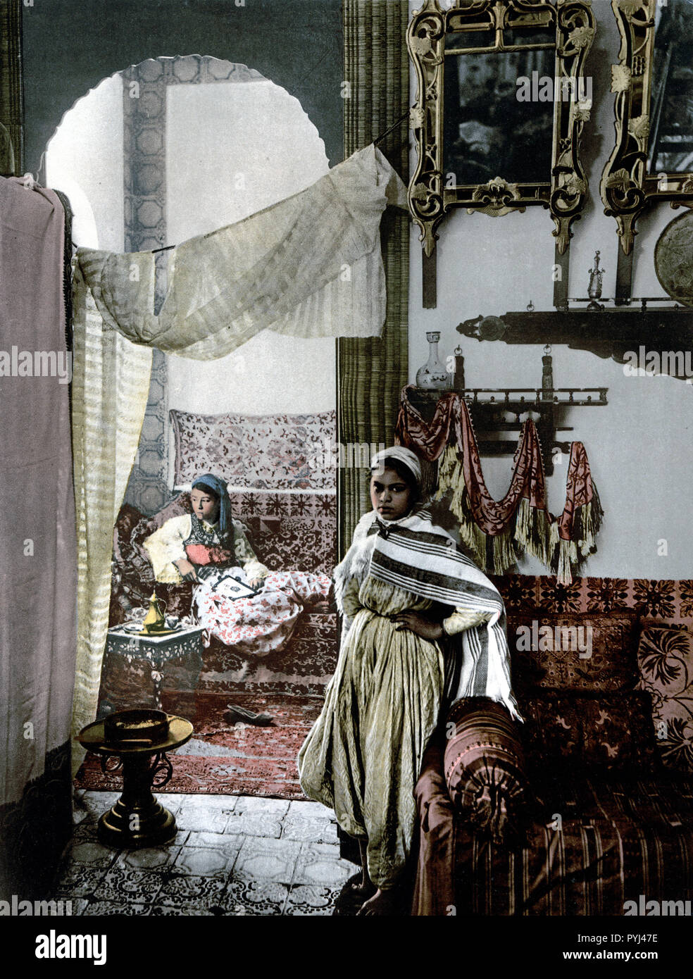 Rich moorish women hi-res stock photography and images - Alamy