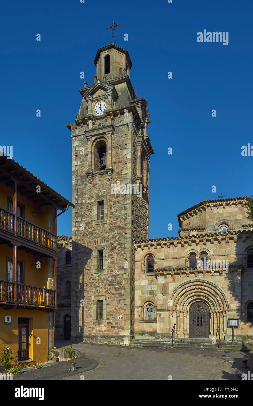 Neo romanesque hi-res stock photography and images - Alamy