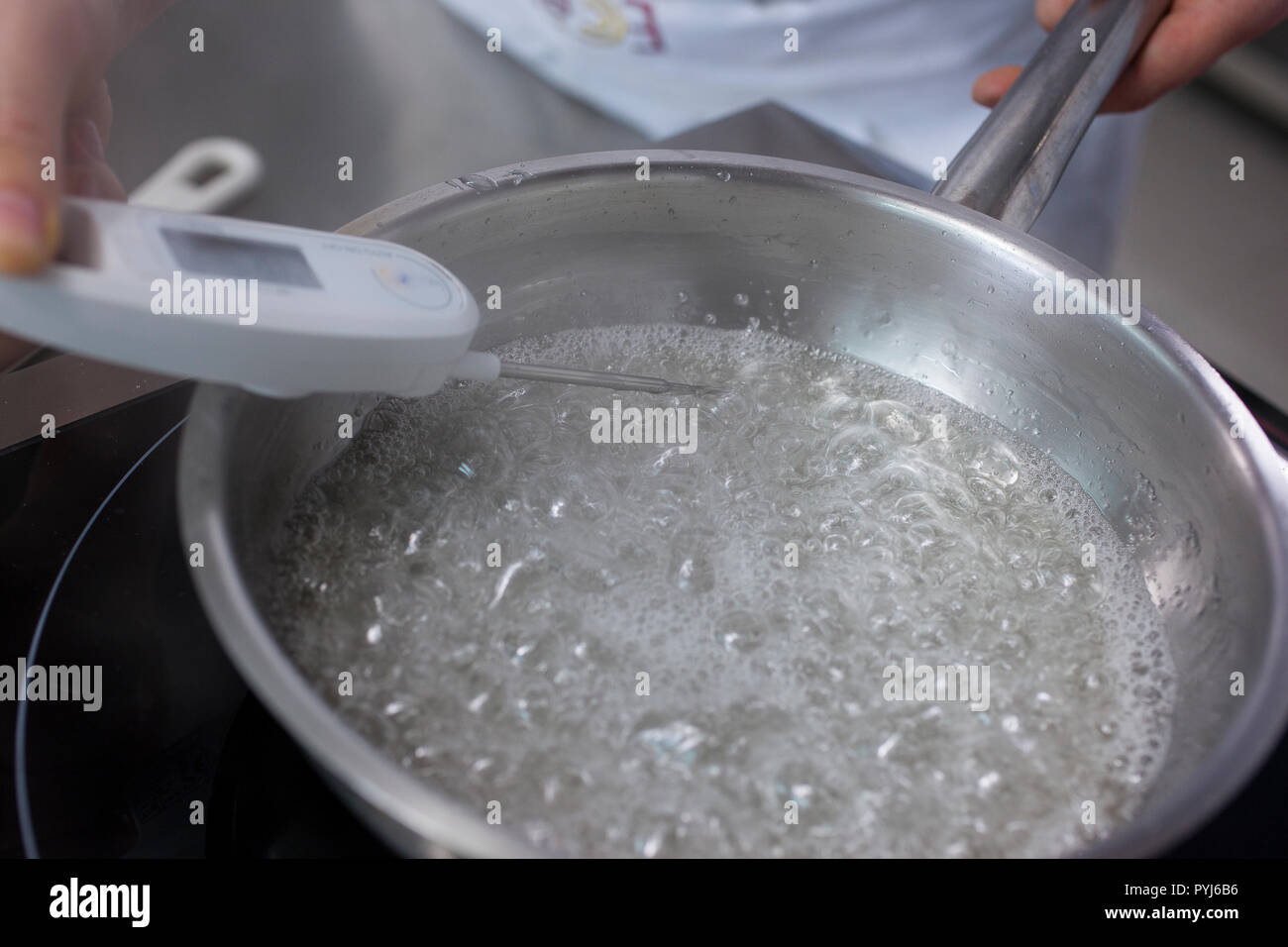 Boiling water thermometer hi-res stock photography and images - Alamy