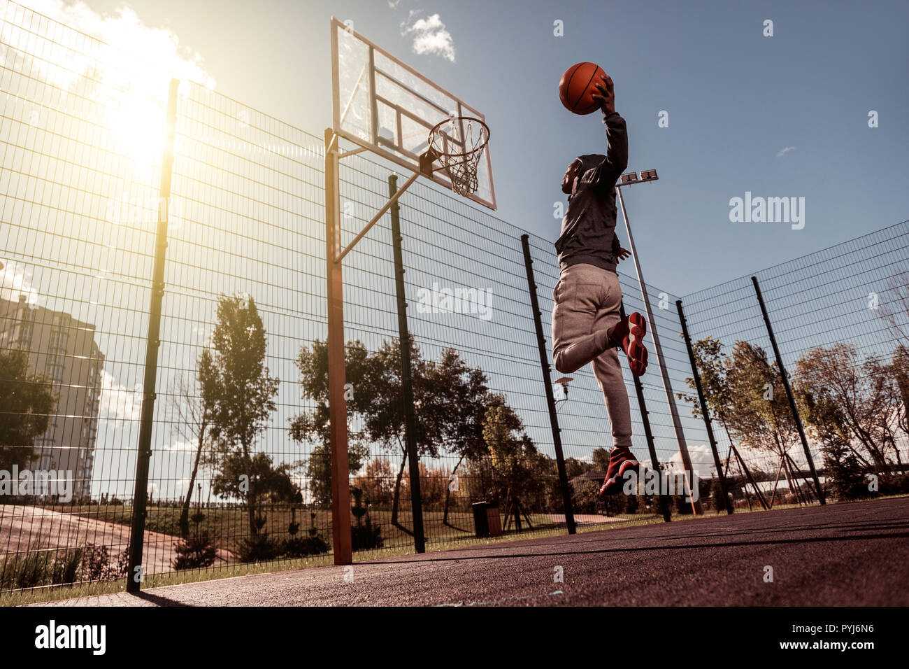 Scoring a basket hi-res stock photography and images - Alamy