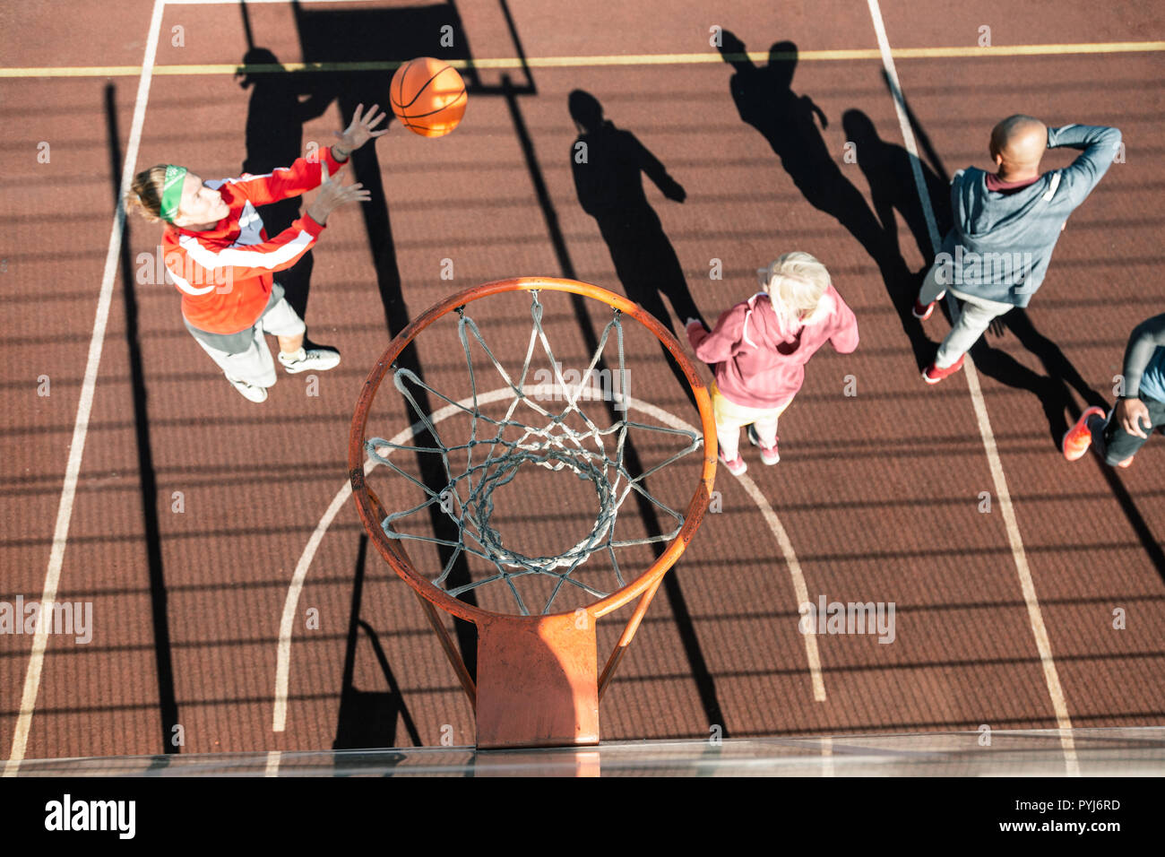Basketball dunk top view hi-res stock photography and images - Alamy